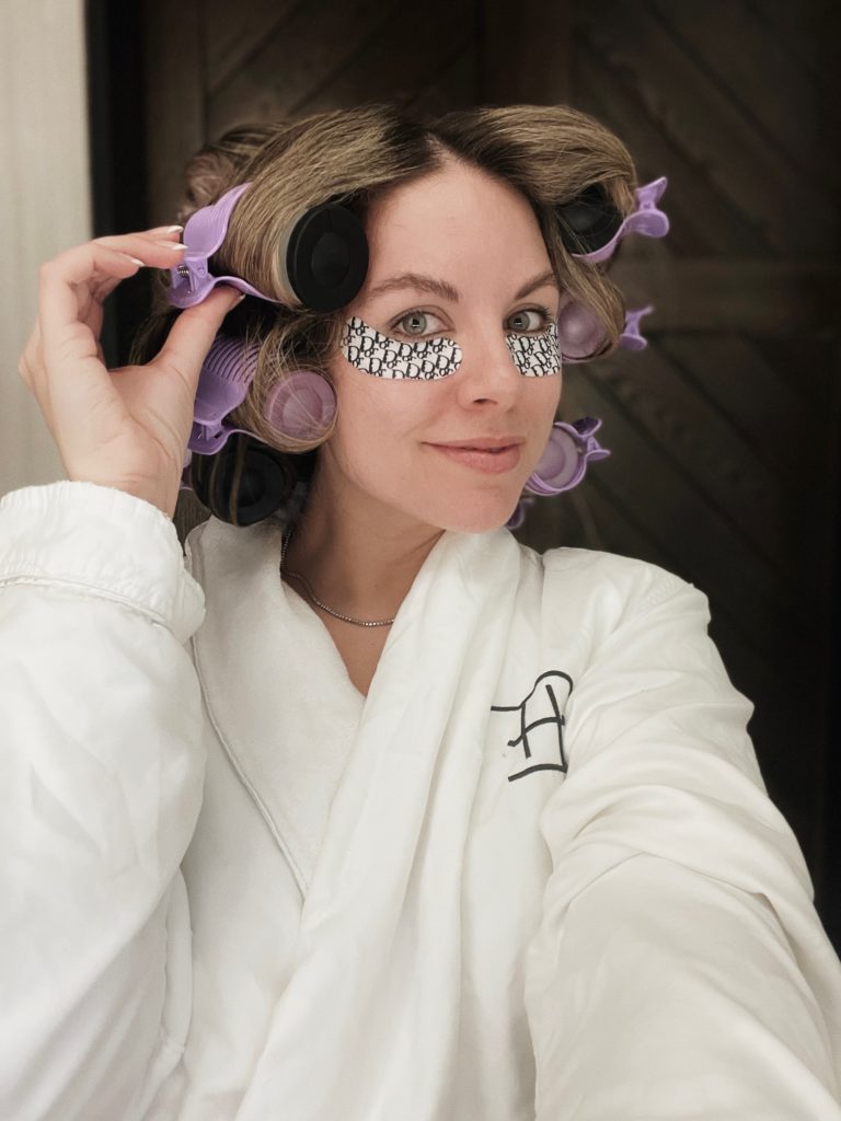 How I get the 90's Blowout Look with Jumbo Rollers | The Teacher Diva ...