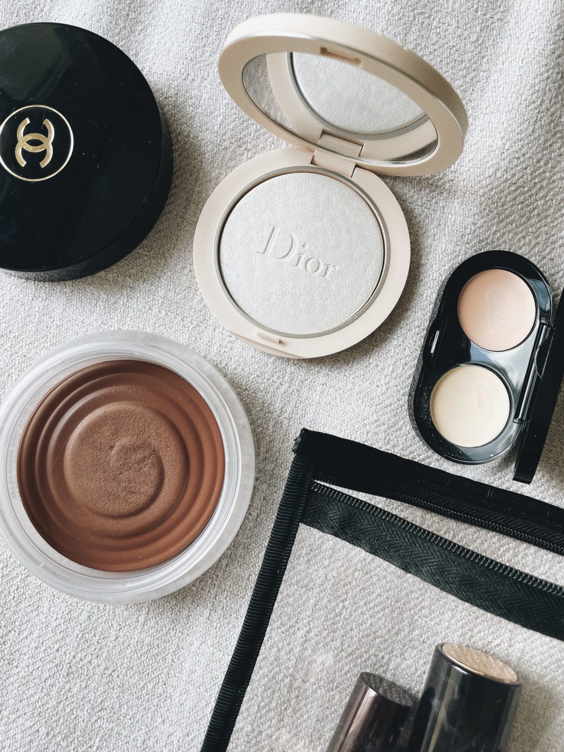 SOFT SMUDGE WINGED LINER